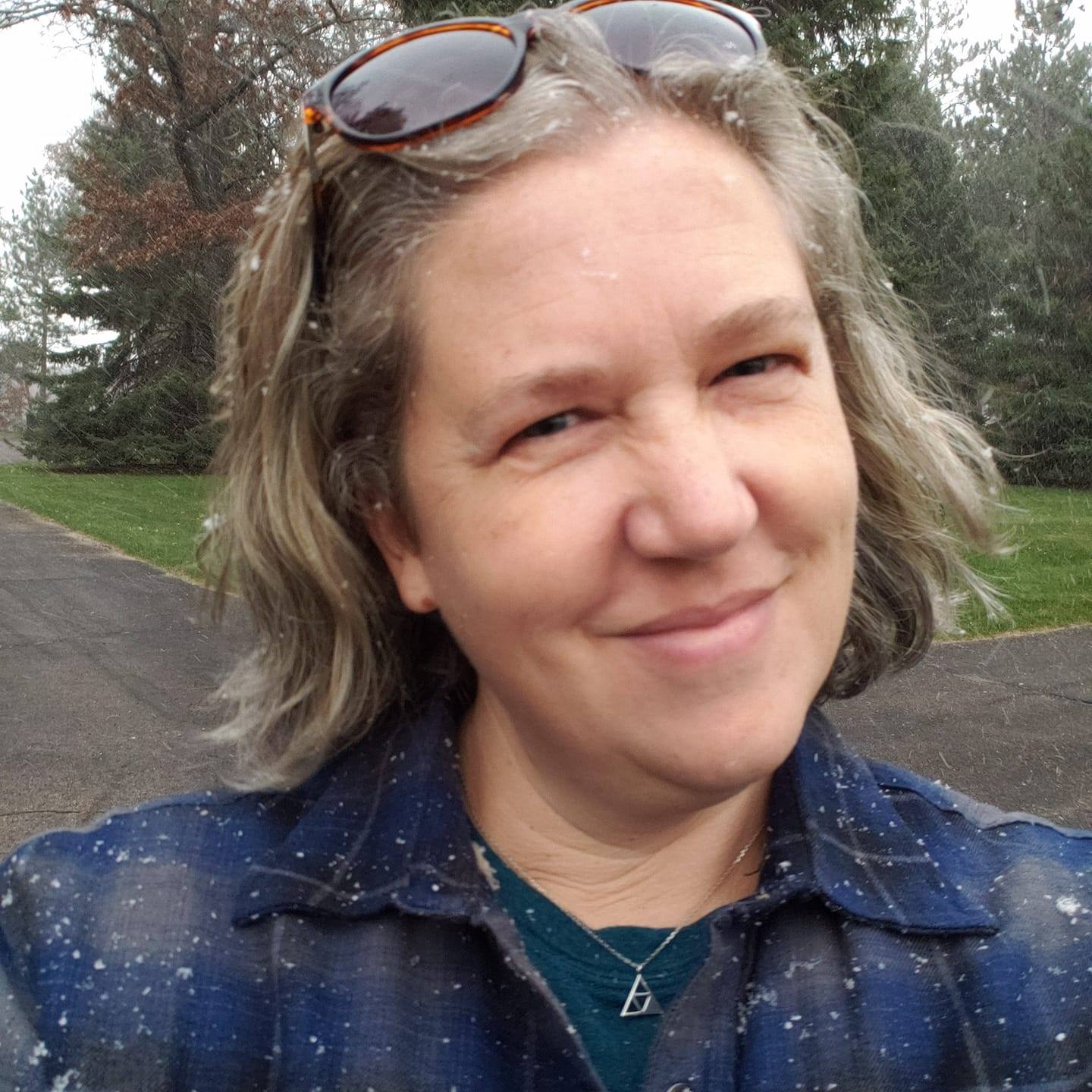 Meet the Author: Solange Hommel – Crone Girls Press